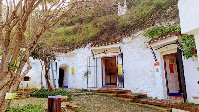 Sacromonte Caves Museum - Costa Tropical de Granada Tourist Guide ...